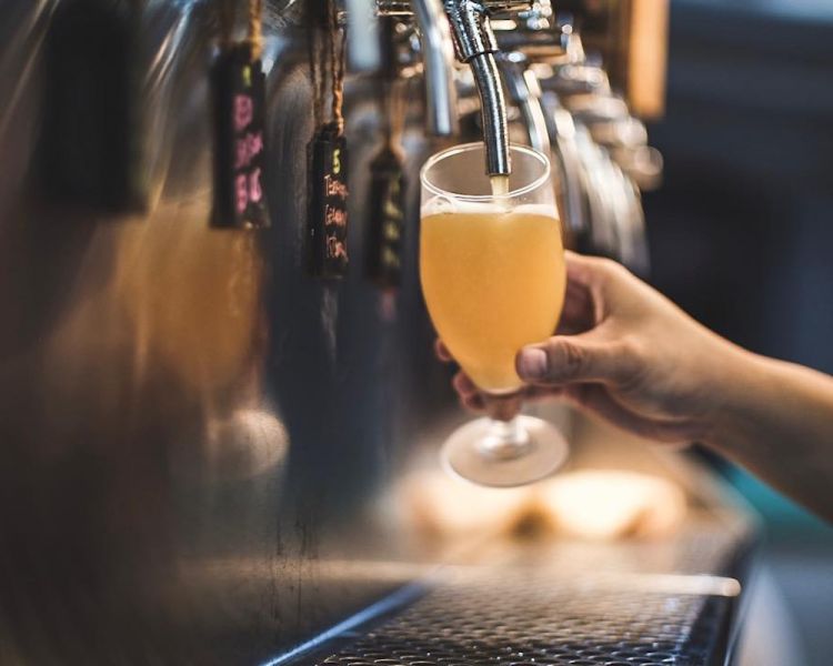 26 Bars and Restaurants to get your Craft Beer Fix - The Dining Advisor